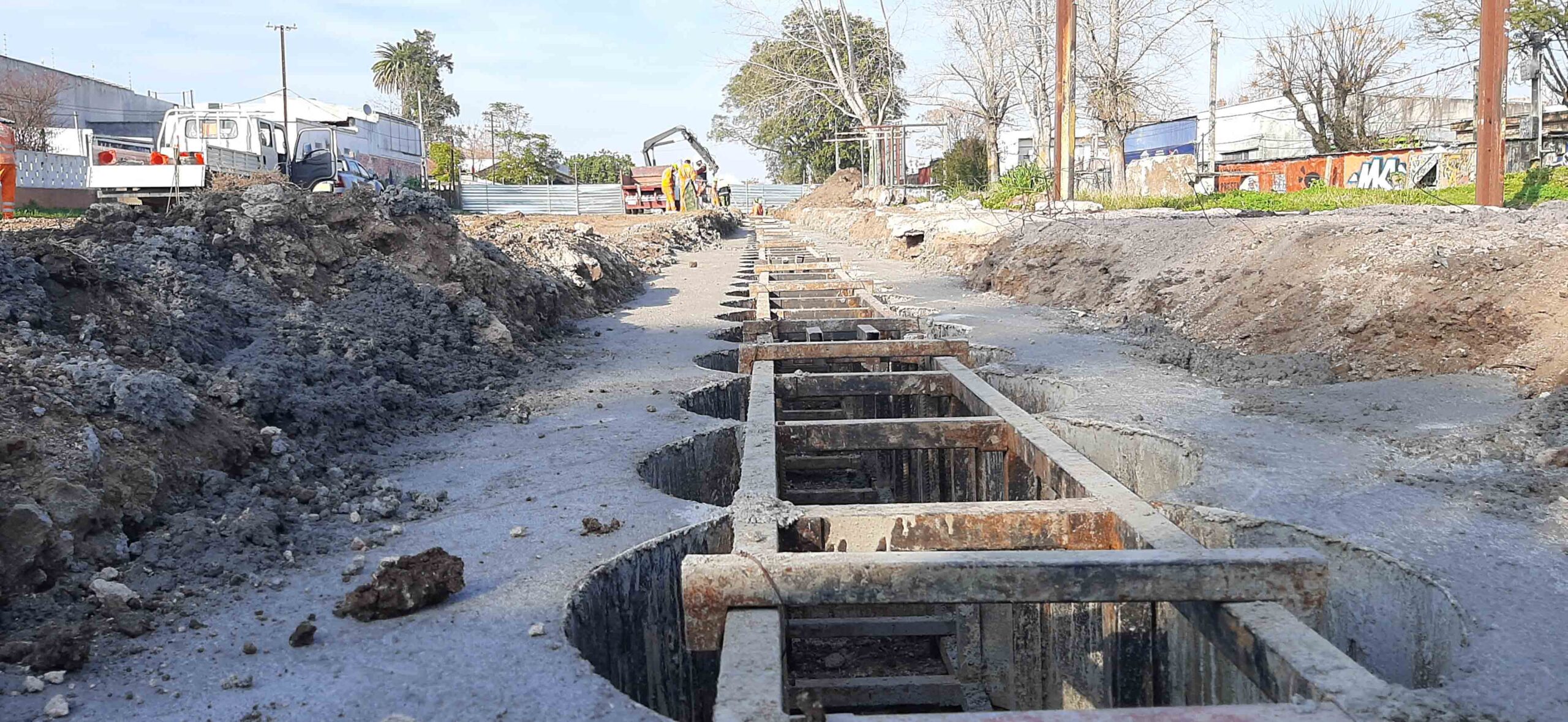 Avanza la trinchera en la ciudad de Las Piedras – Entre Vías